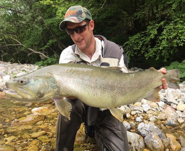 Jan Rozman and his Slovenian scuds - Fly Tying