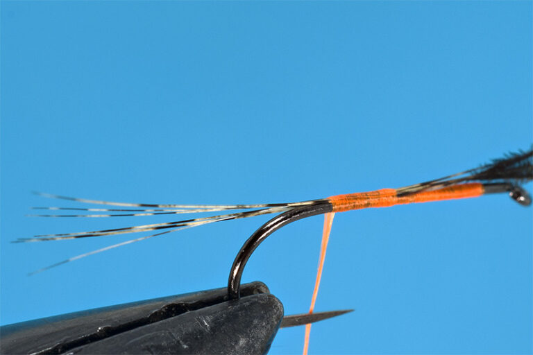 Tying tails for dry flies - old recovered article - Fly Tying