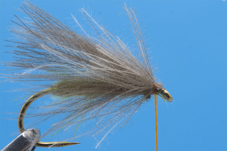 Step by Step - Tying a 3 feathers Sedge - Fly Tying